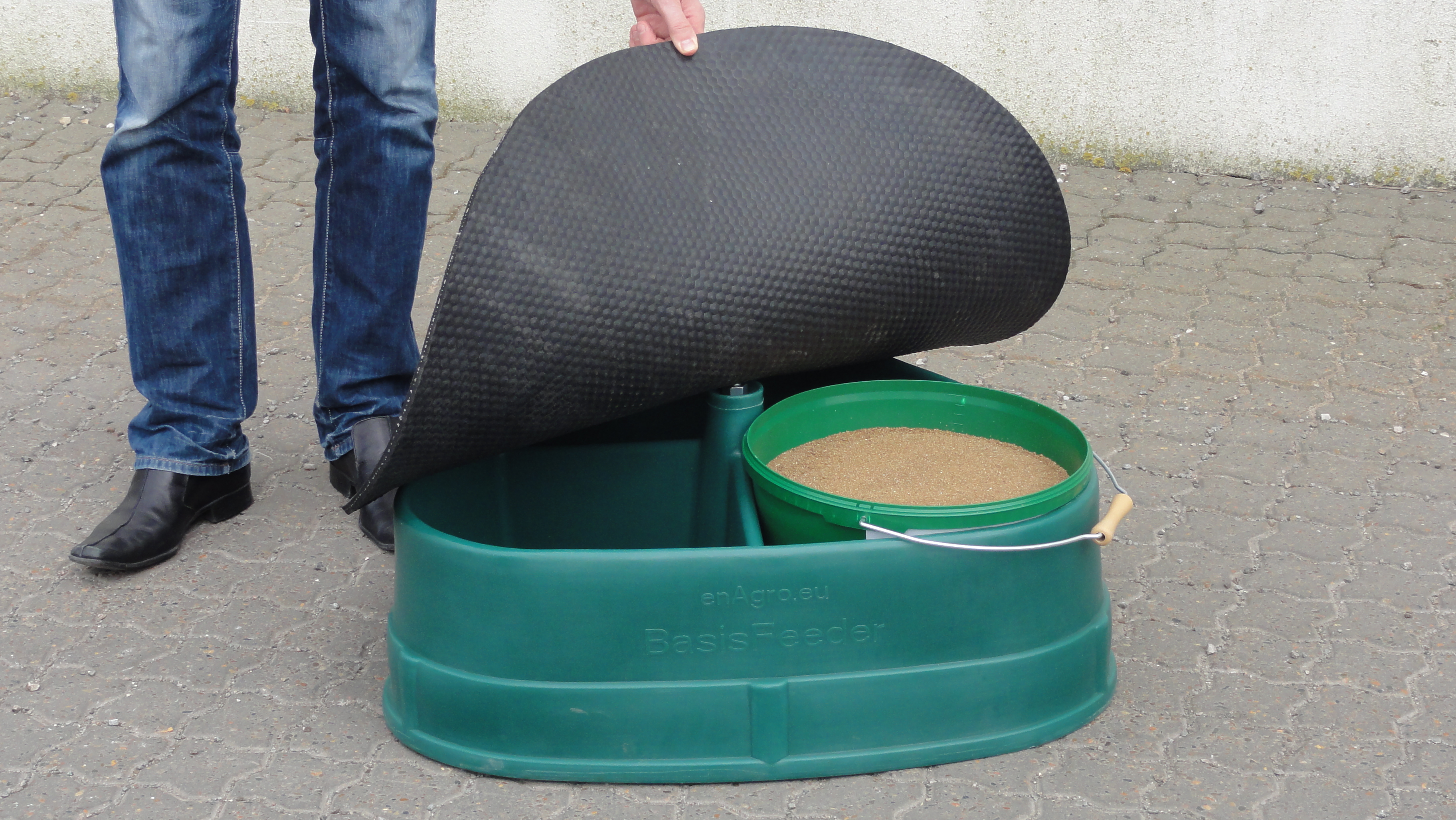 MicroFeeder BasisFeeder